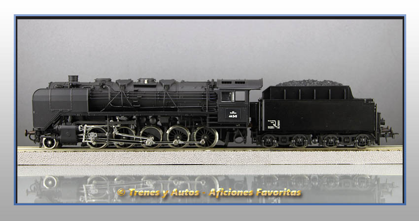 trenesyautos-aficionesfavoritas trenes 000 001 05 H0 locovapor 001 01 0017 BR-44 roco43266